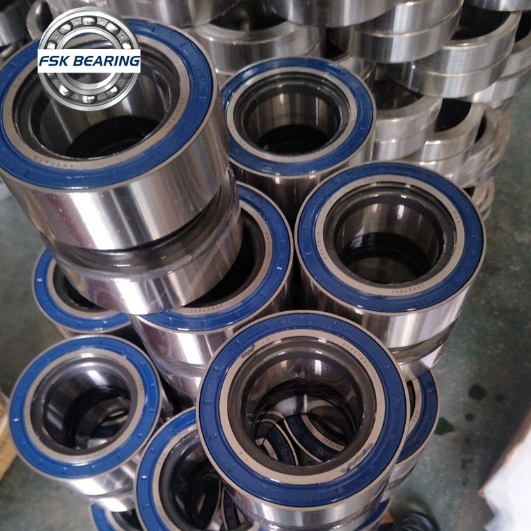 Euro Market 3307302200 Compact Tapered Roller Bearing Unit 82*138*110mm